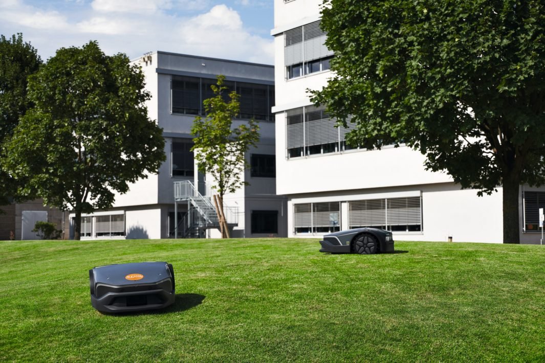 ¡MOW® 7 PRO Robotic Mower - MD Burke Ltd